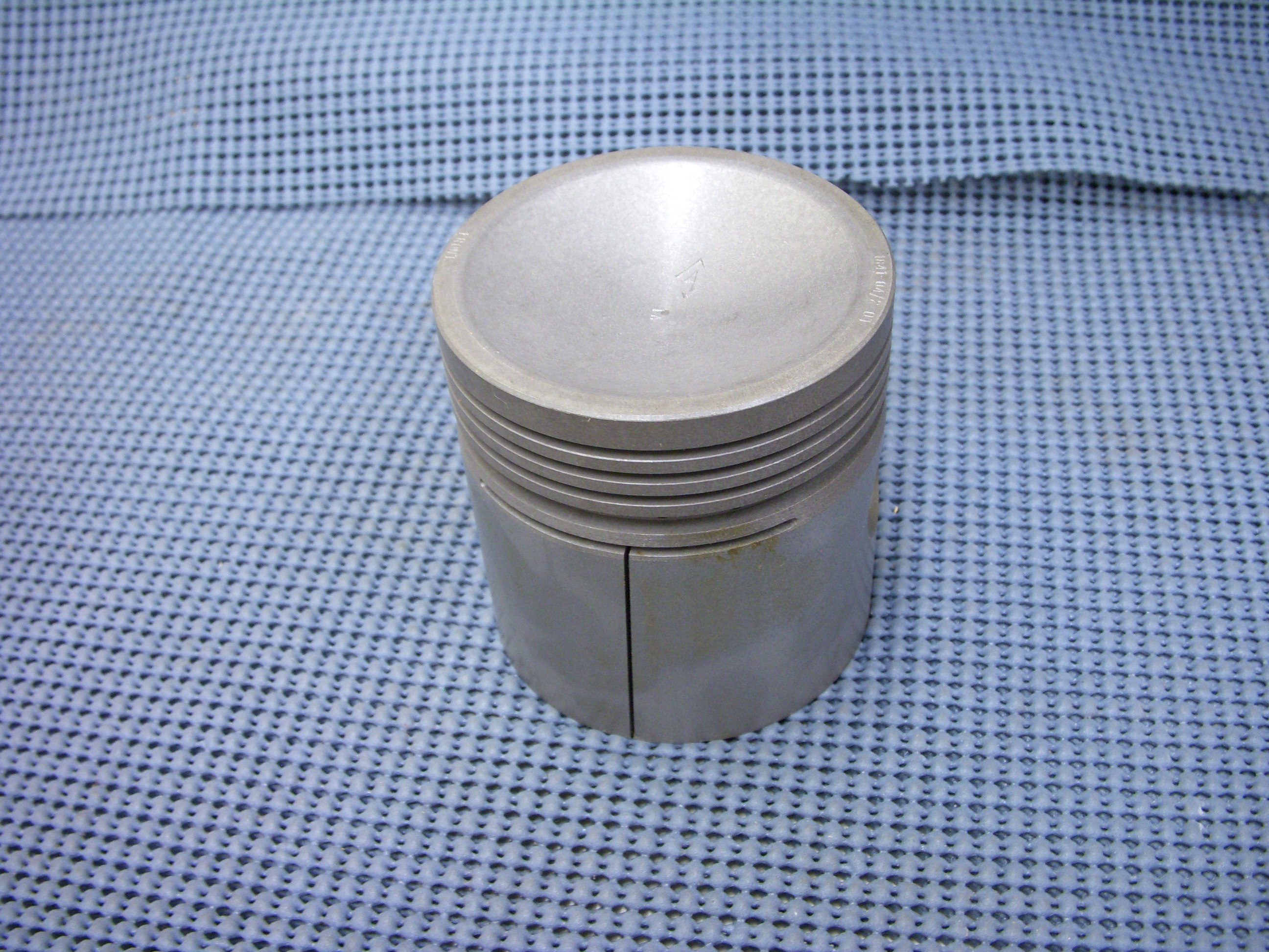 19?? AMC Engine Piston with Pin NOS # 8112133 - Oldsmobile Obsolete