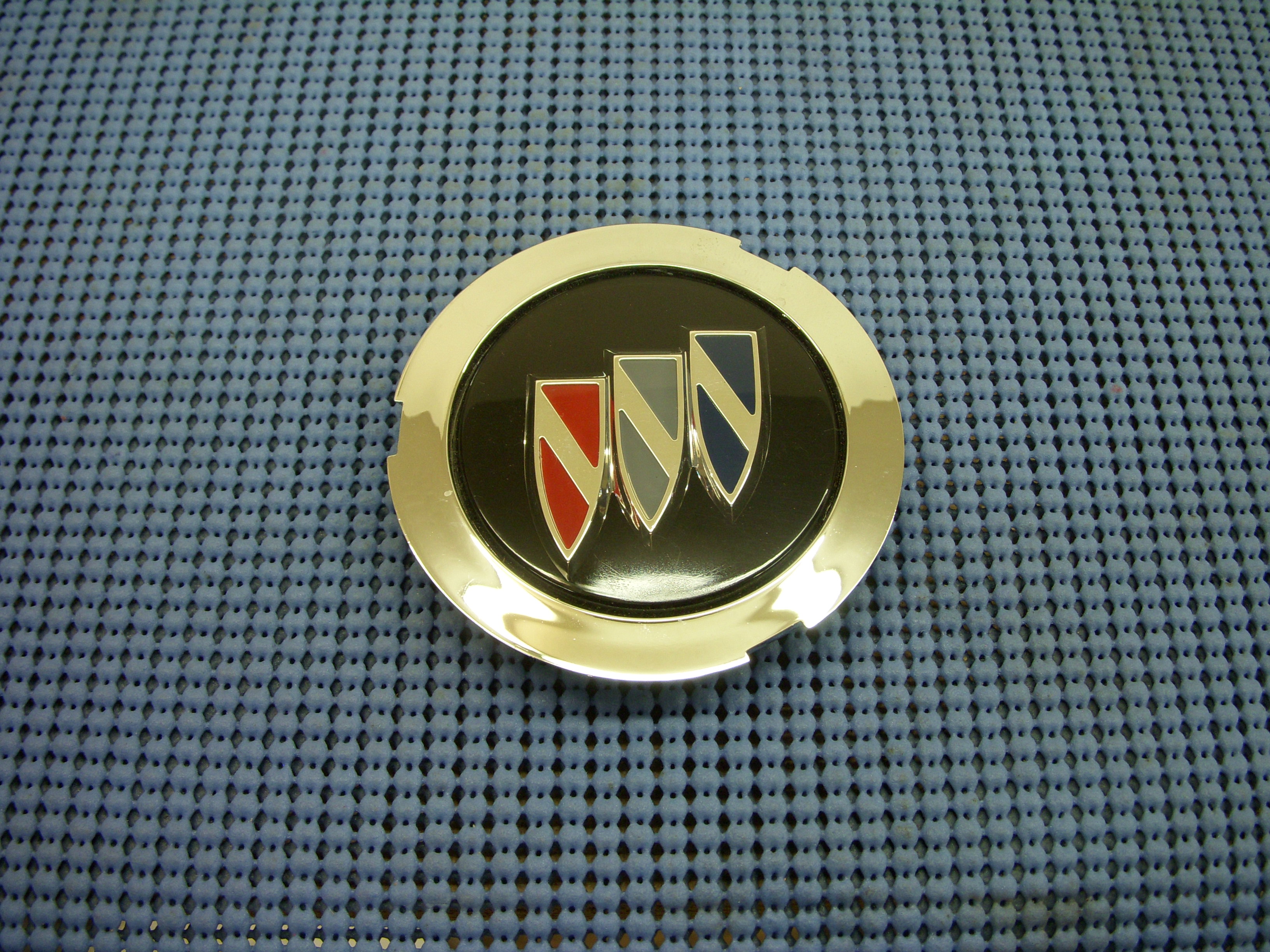 1985 - 1989 Buick Wheel Cover Emblem NOS # 25531011 - Oldsmobile Obsolete