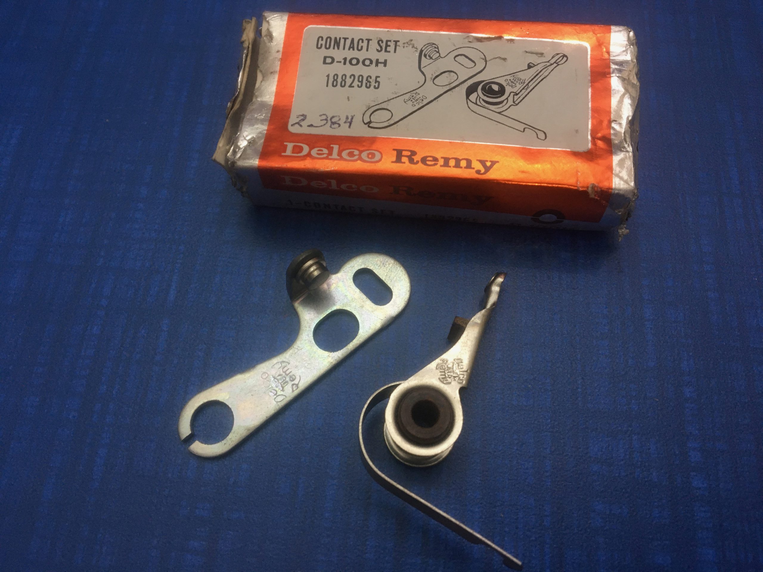 1937 - 1952 Chevrolet NOS Ignition Distributor Points Set GM # 1882965 ...