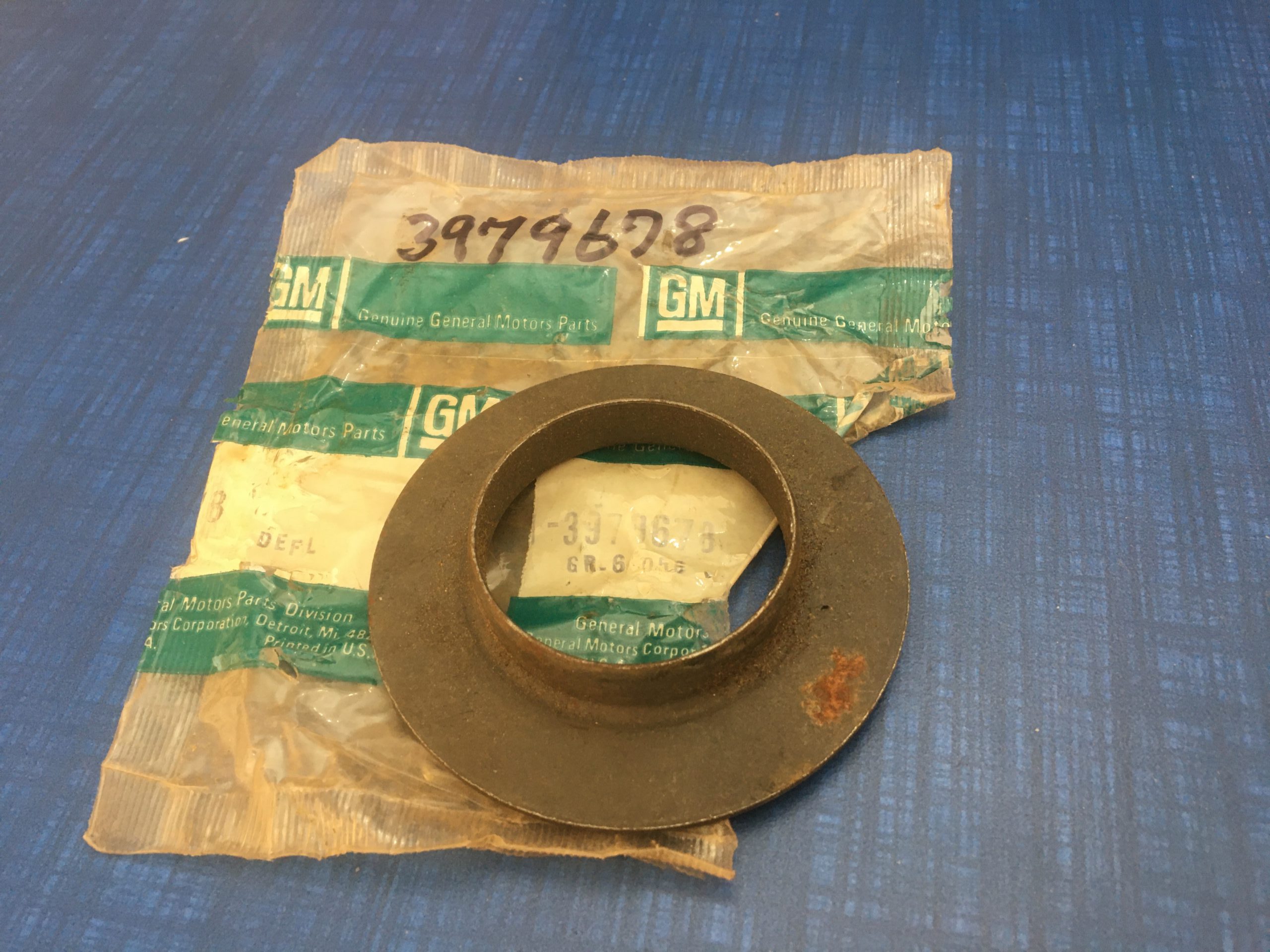 1969 - 1972 Chevrolet Pickup NOS Front Axle Outer Shaft Oil Deflector ...
