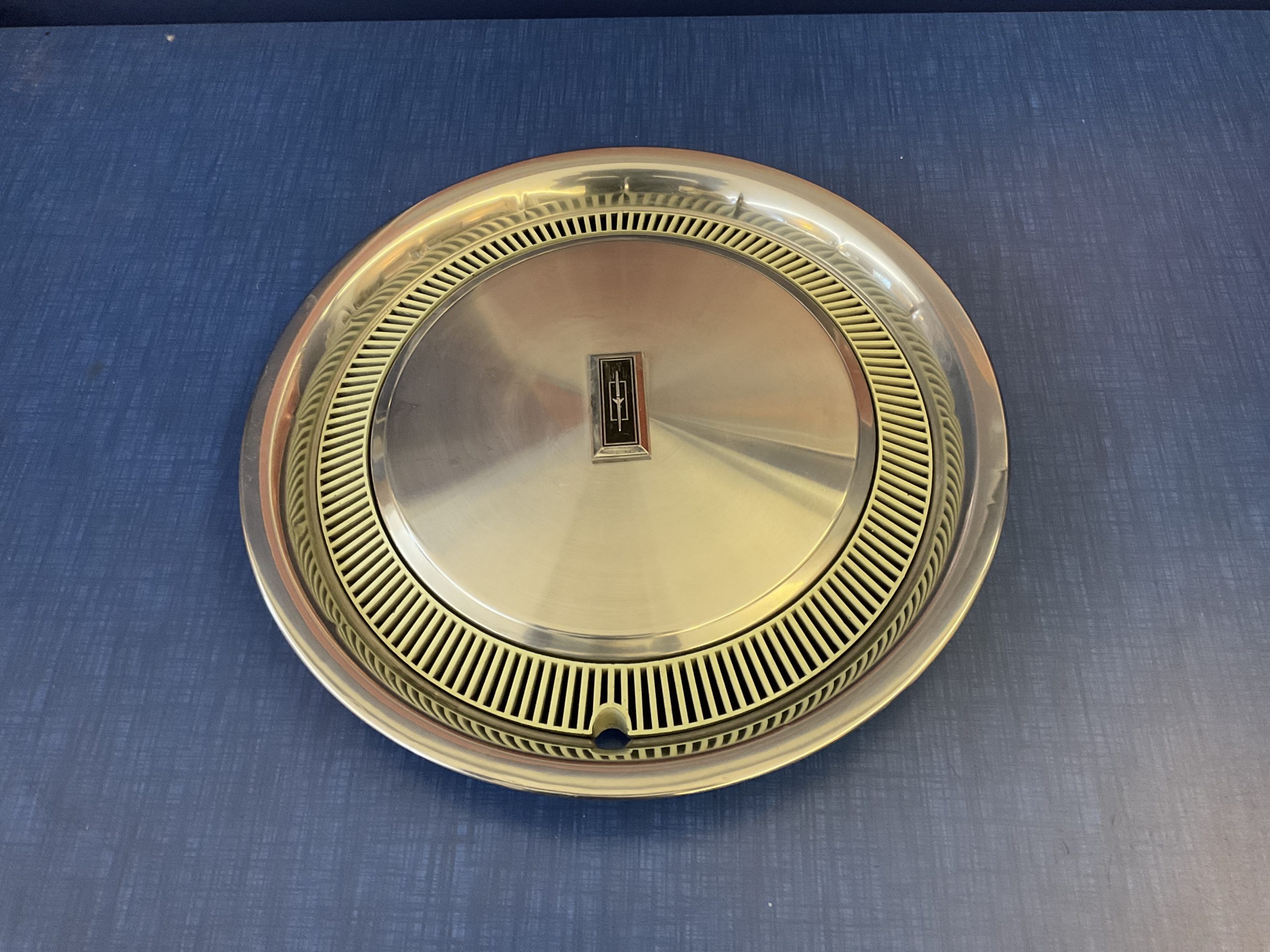 1978 - 1980 Oldsmobile NOS Custom Deluxe Wheel Disc GM # 22505073 ...