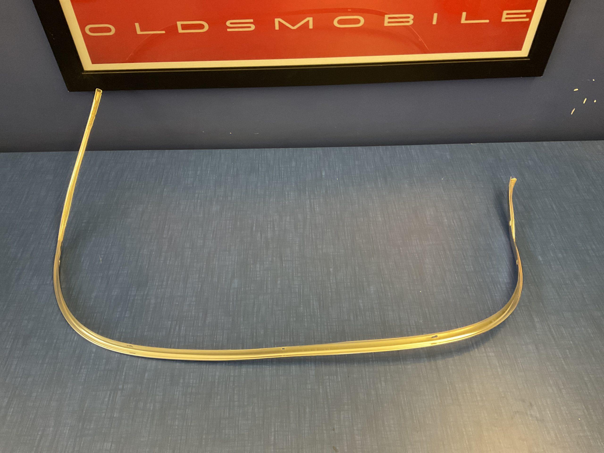 1975 - 1976 Chevrolet NOS Right Hand Front Fender Wheelhouse Molding GM ...